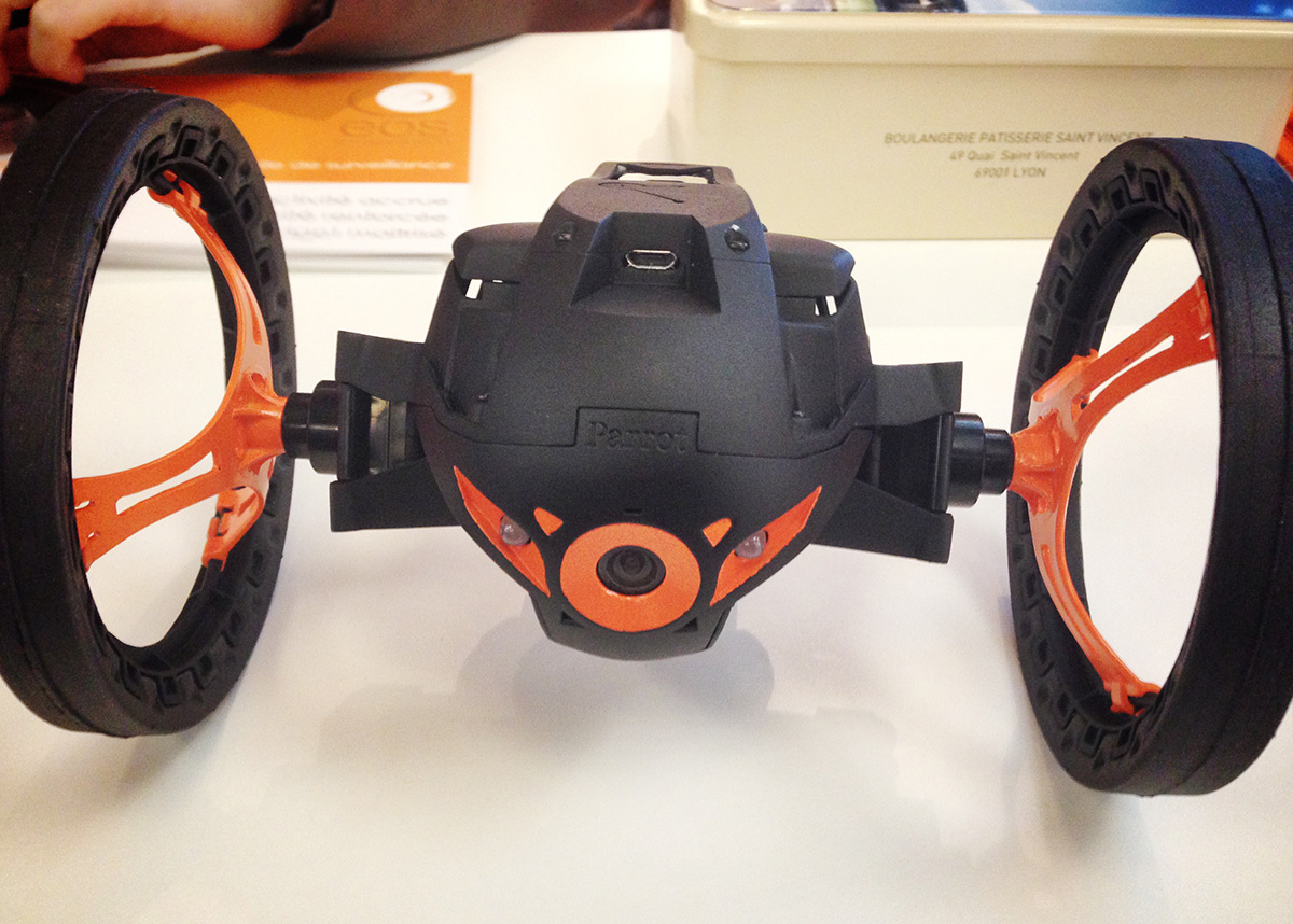 On a testé le Jumping Sumo : notre avis